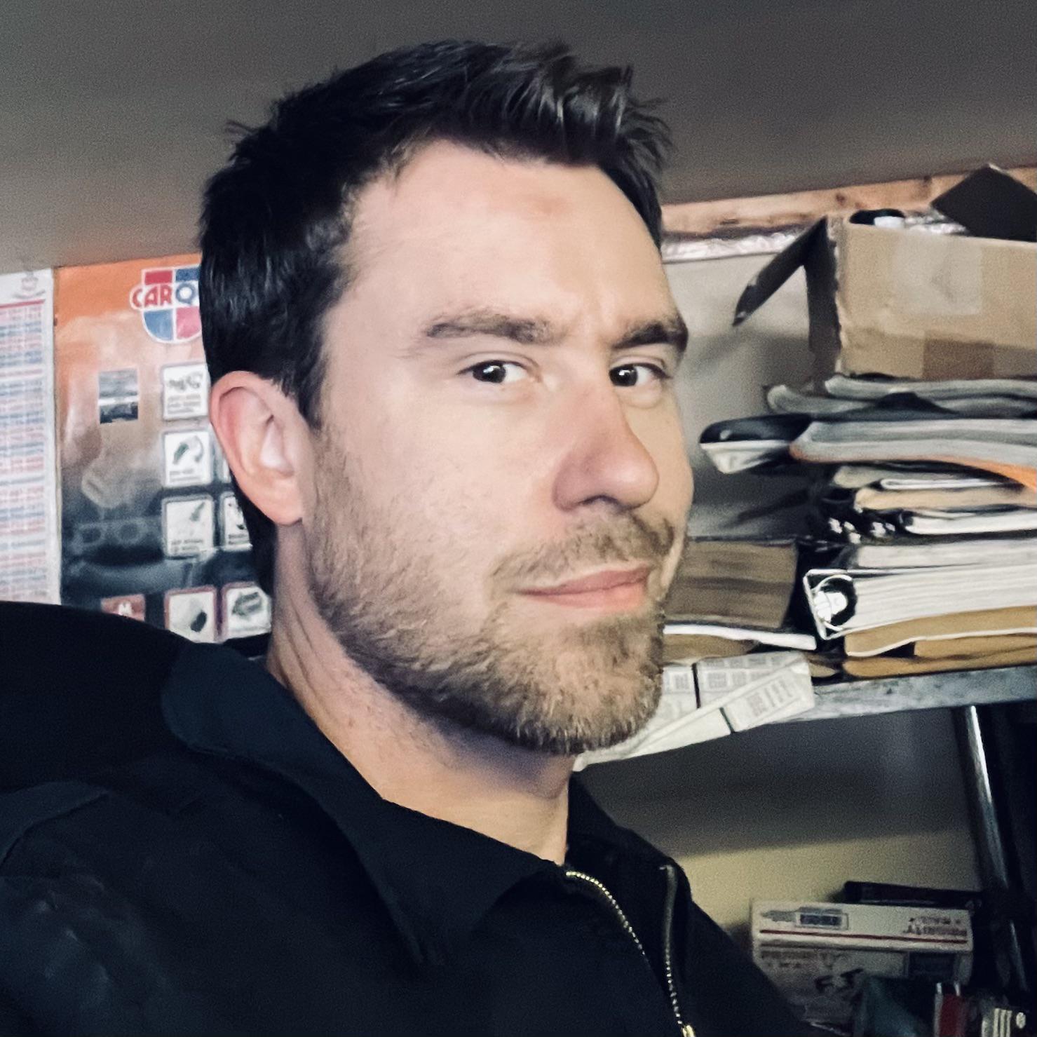 Work Selfie Happy Monday Scrolller