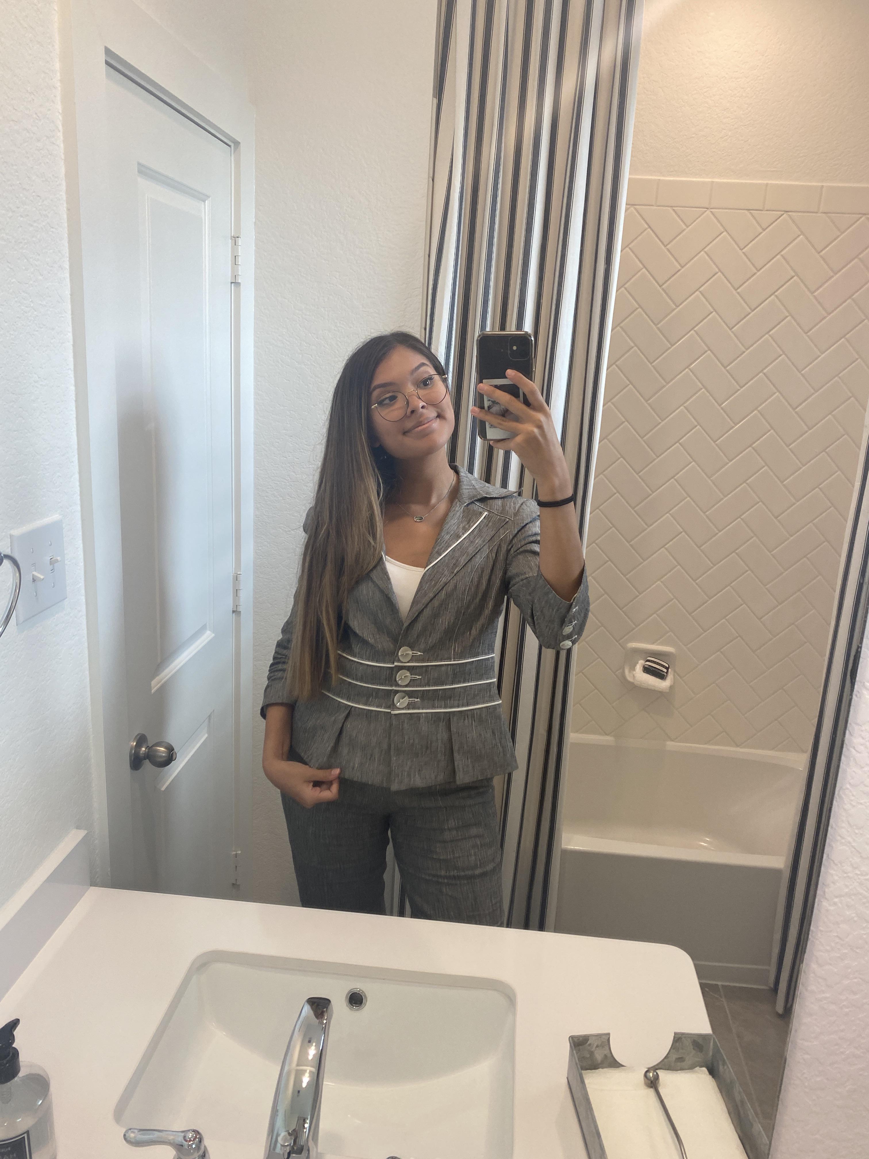 Workin gal 🤩 | Scrolller