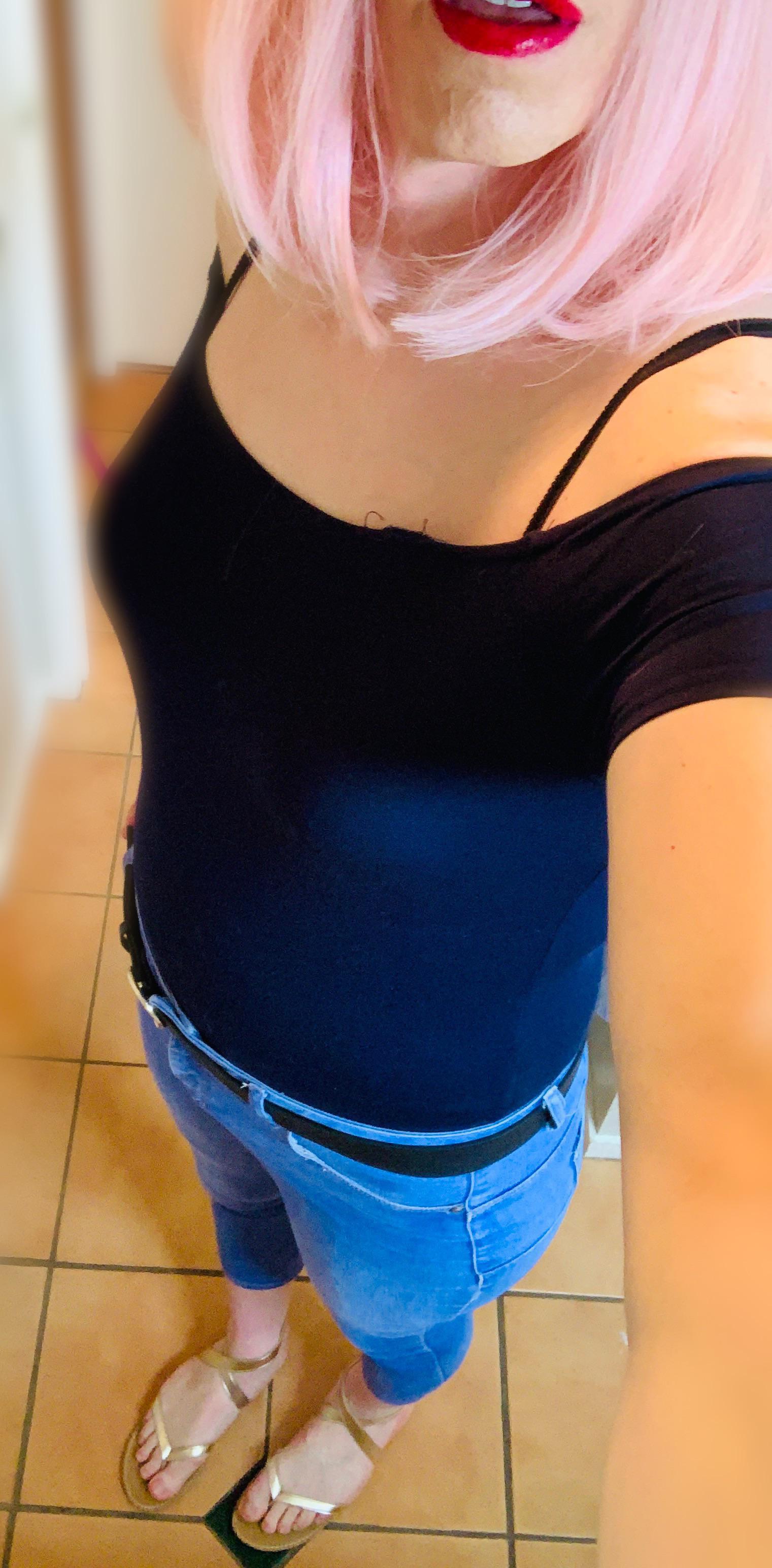 Working the angles 😈 | Scrolller