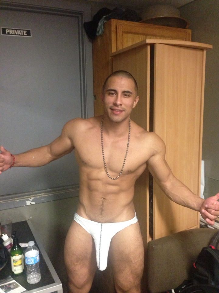 World's Largest Bulge? | Scrolller