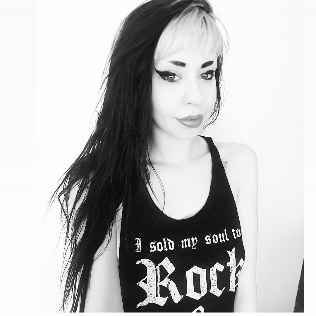 Worship a goth dom | Scrolller