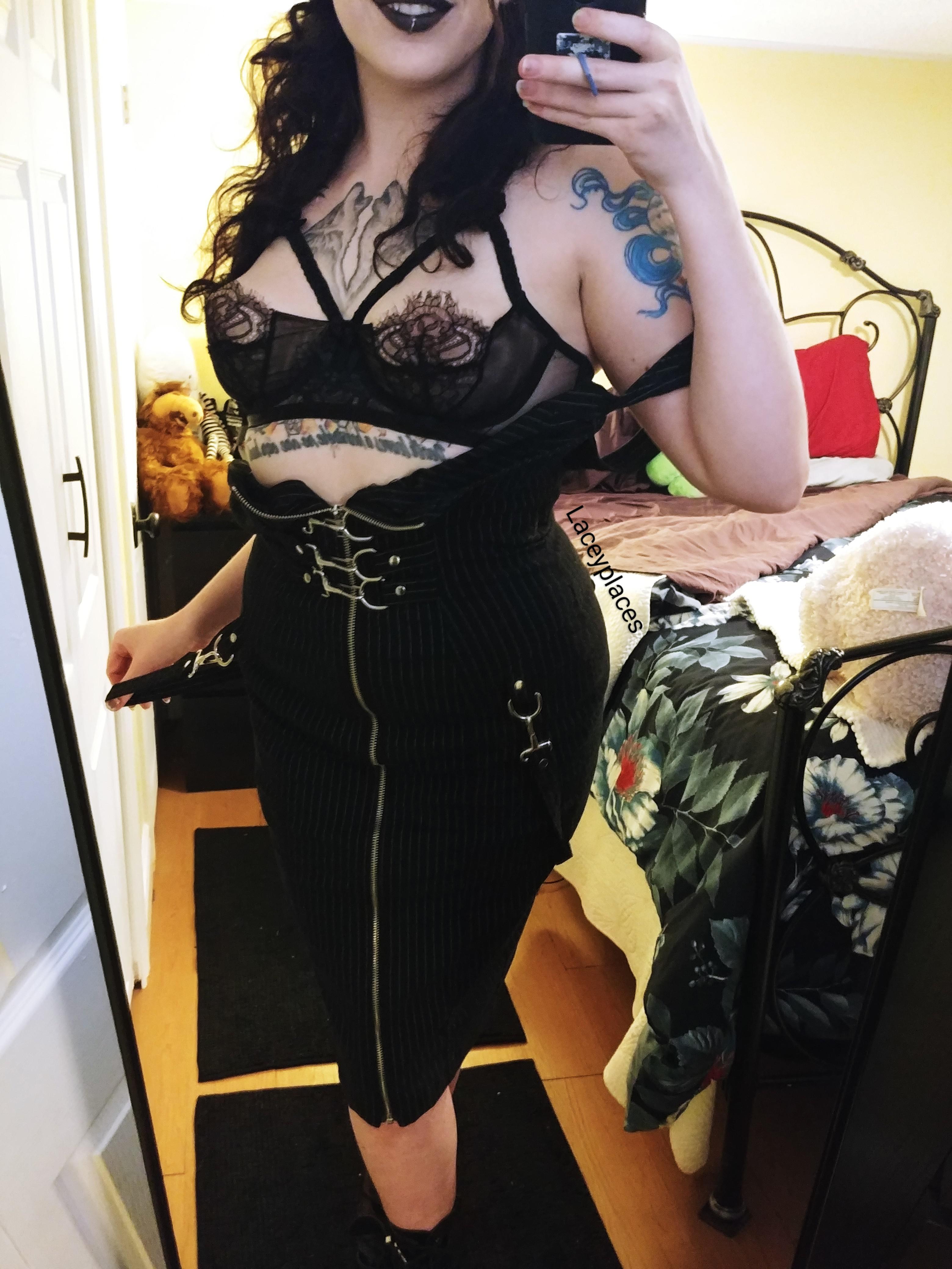 Would you help peel me out of this dress? | Scrolller