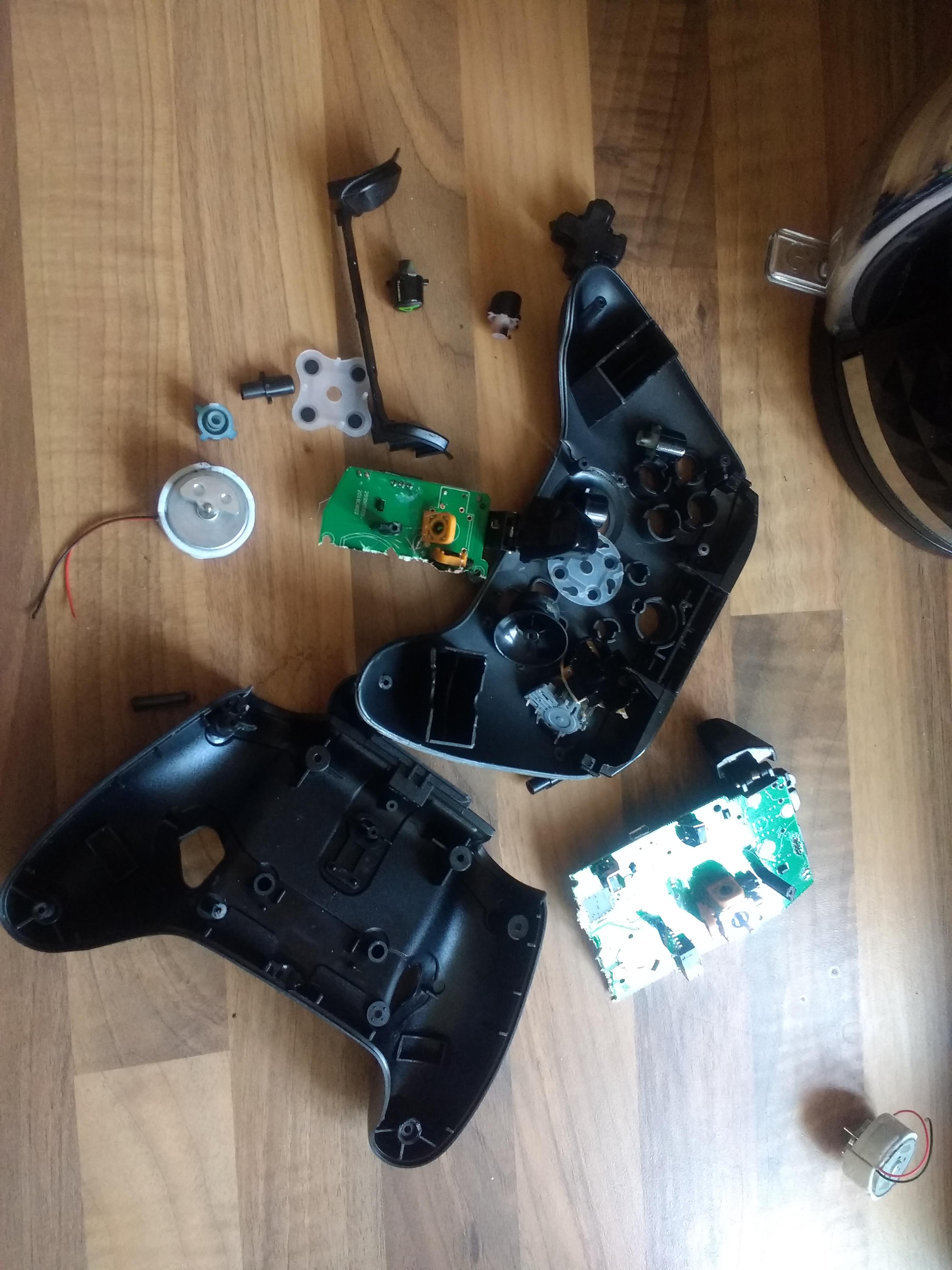 Xbox controllers are weak and PS4 controllers are weaker | Scrolller