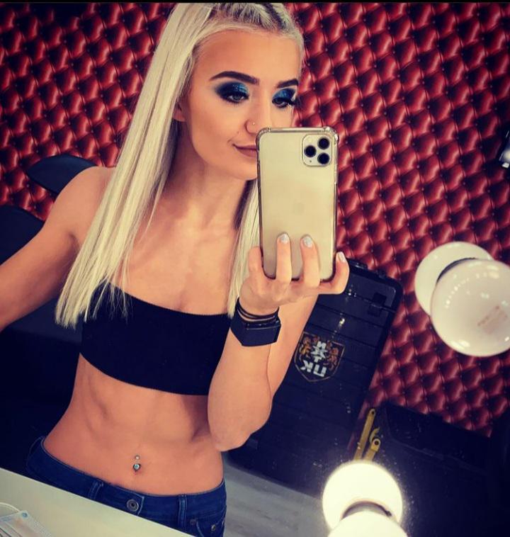 Xia brookside | Scrolller