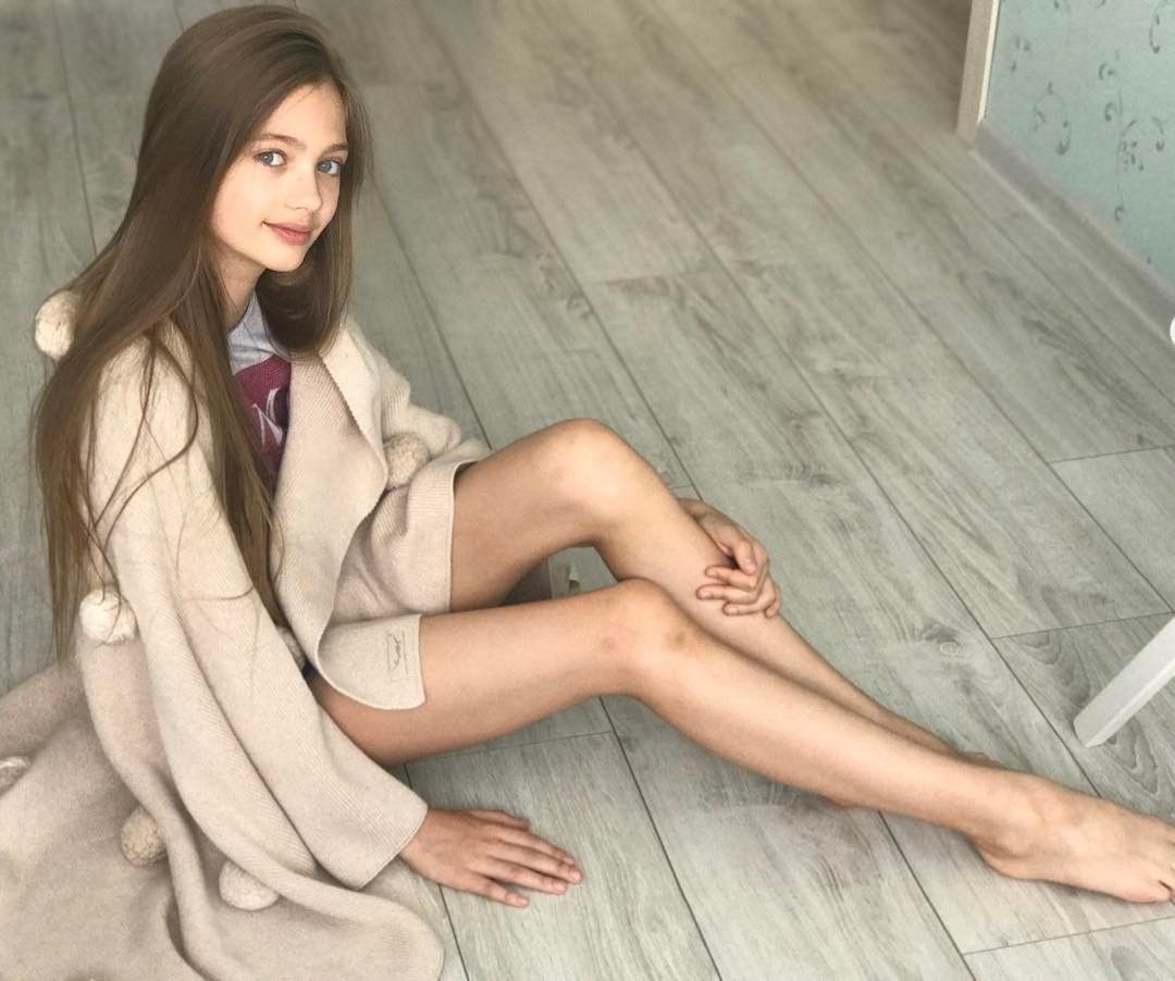 Yana Kozlova | Scrolller