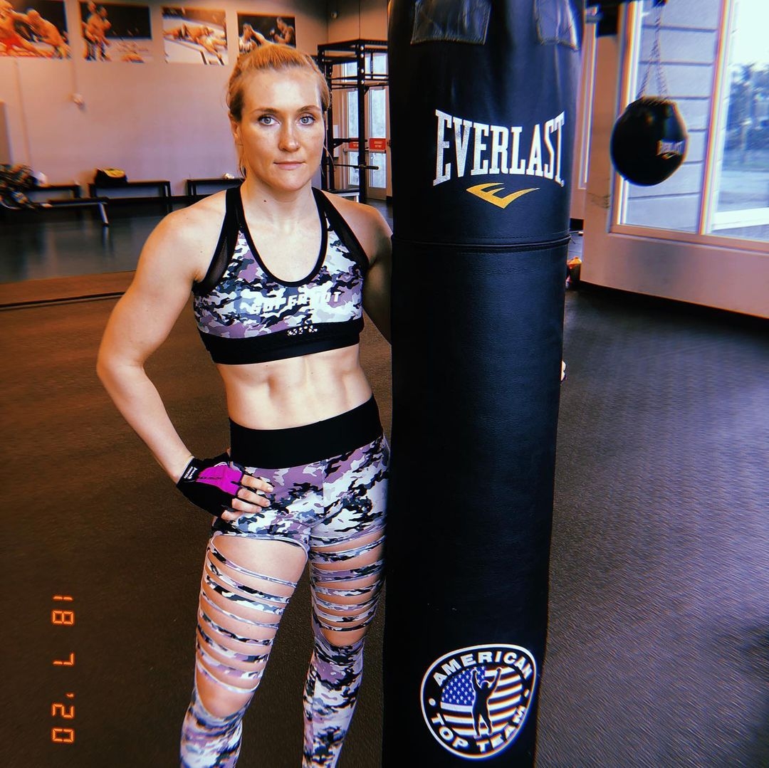 Yana kunitskaya | Scrolller