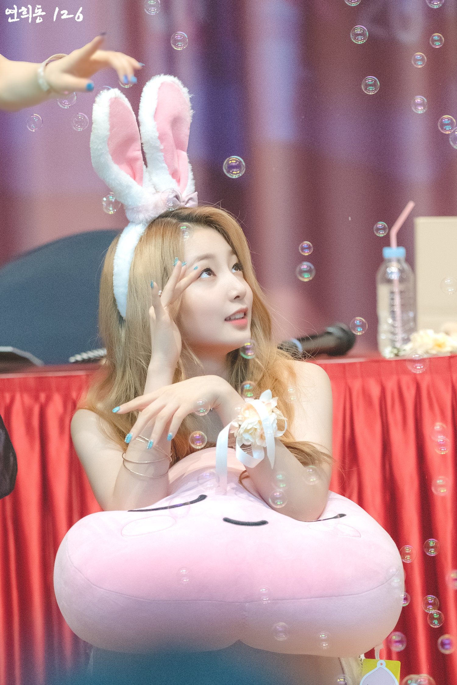 Yeonhee bubbly moment | Scrolller