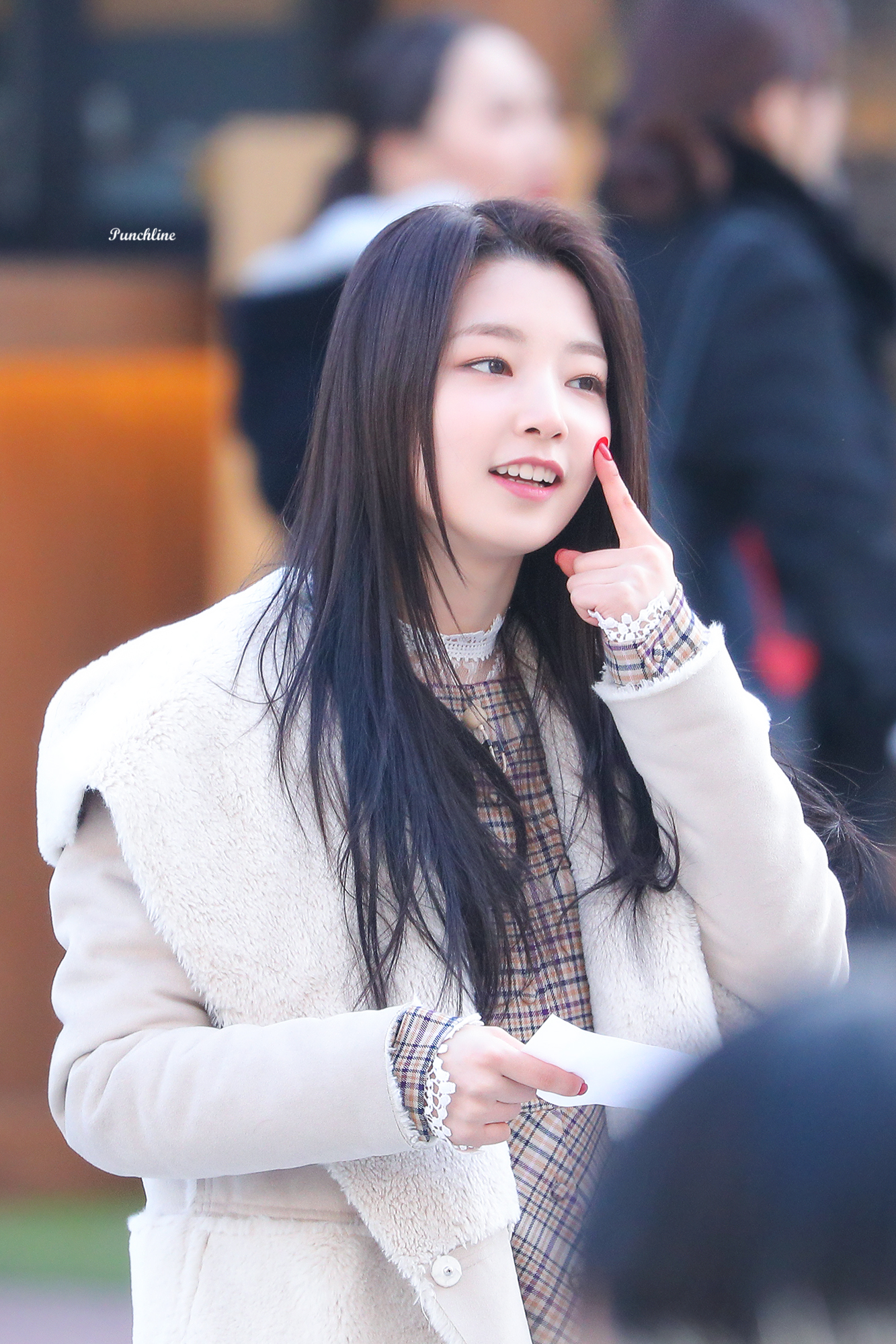 Yeonhee looking pretty in black hair