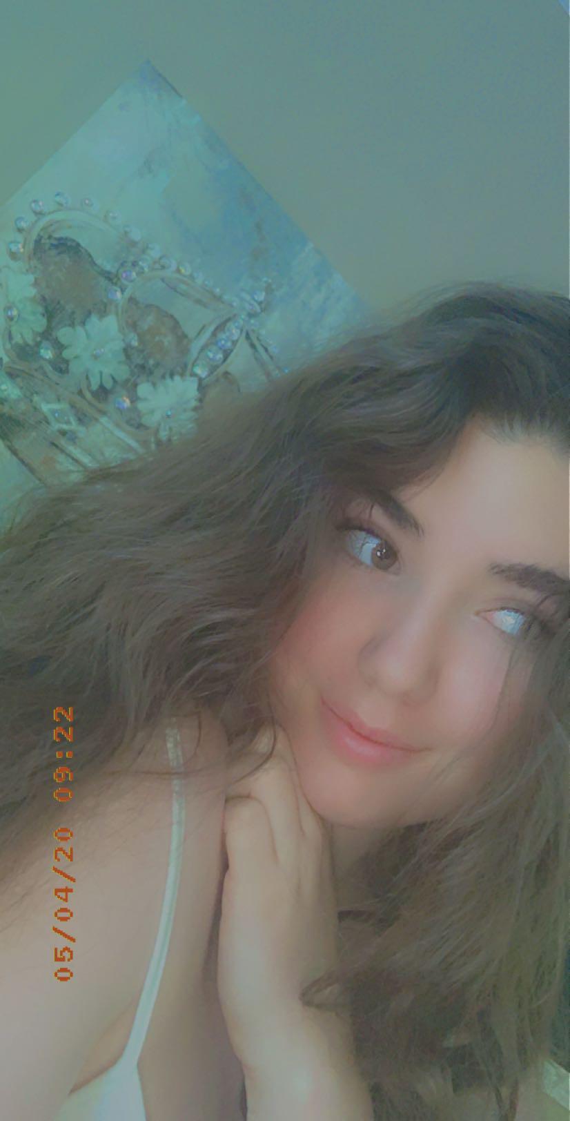 Yes I am fishing for compliments 🥺 (19F) | Scrolller