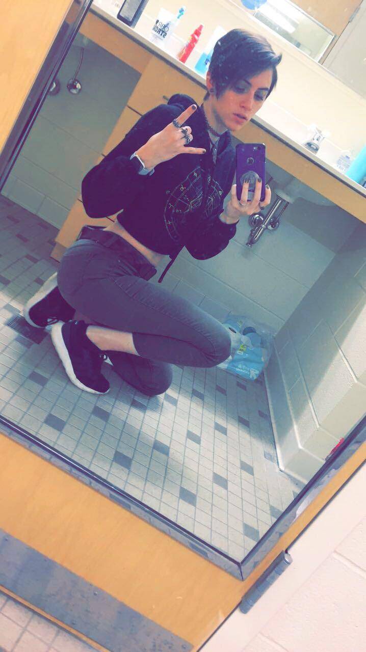 Yet another mirror selfie | Scrolller