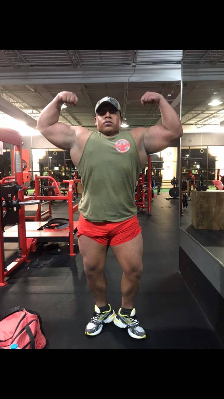 You like my arms? | Scrolller