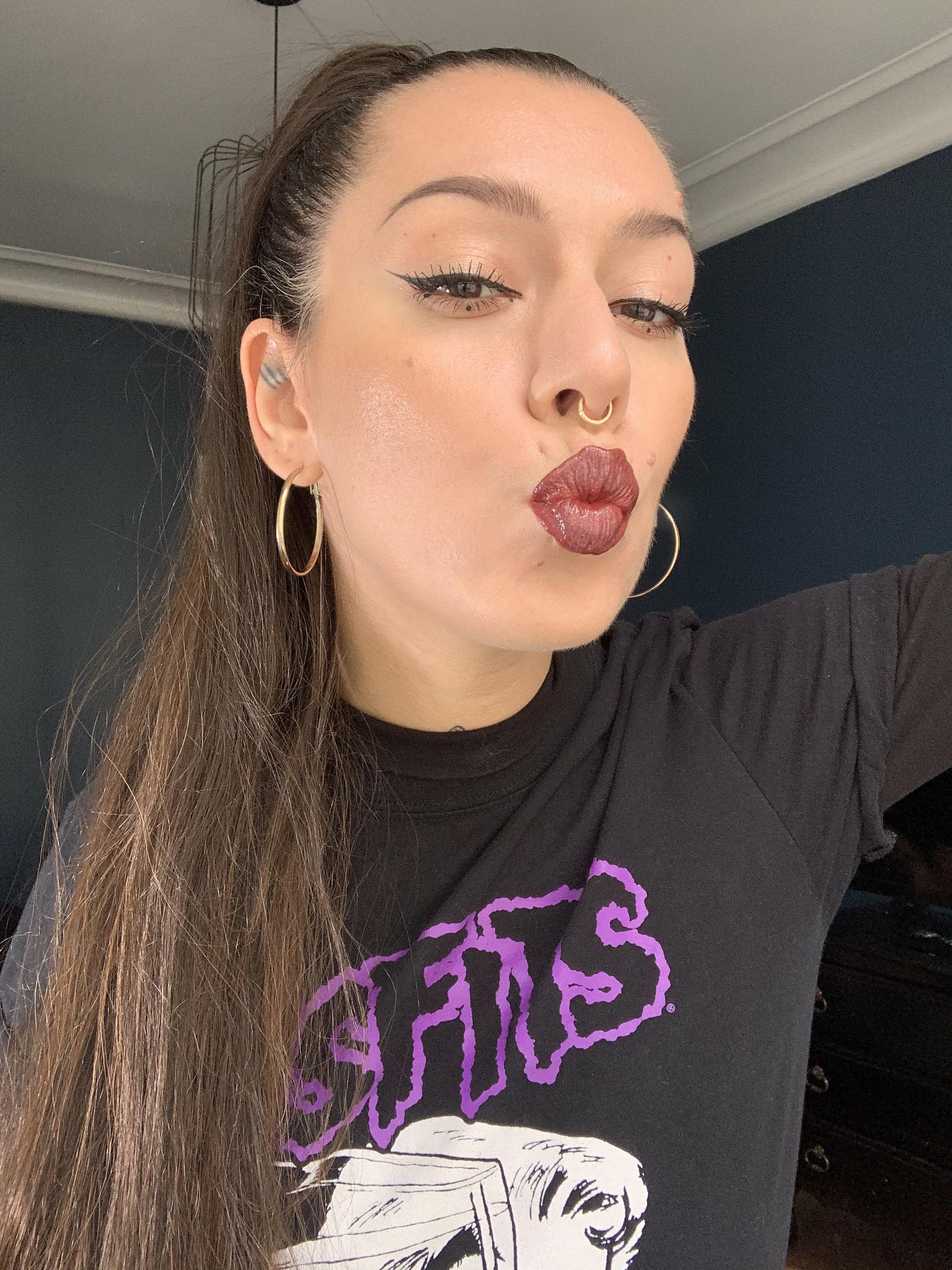 You said more glossy lips, here we go 😻 | Scrolller