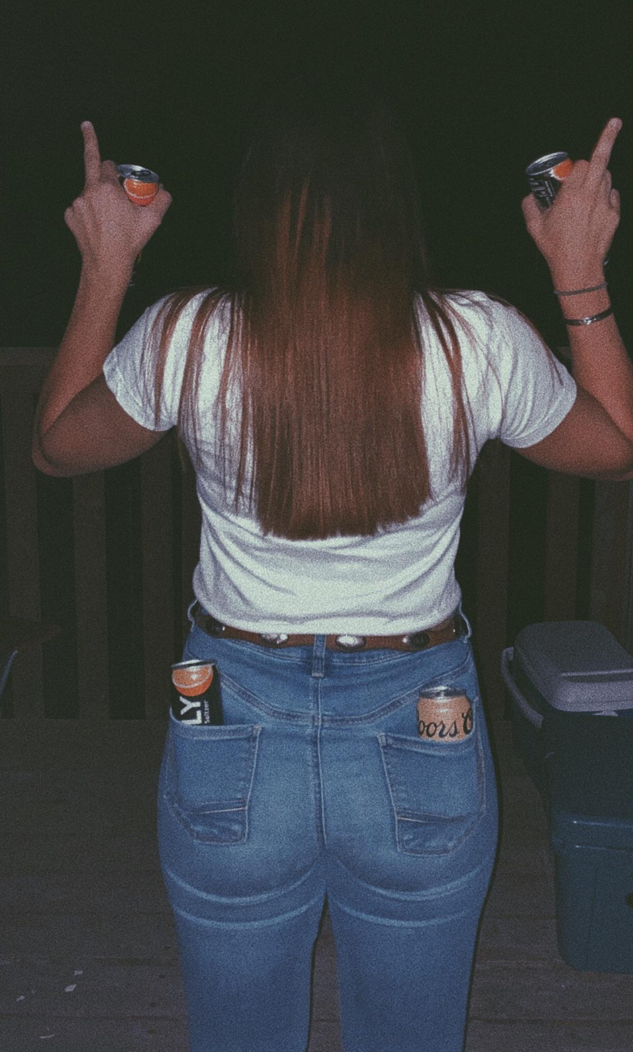 You’ve heard of double fisting. But have you heard of double cheeking? | Scrolller