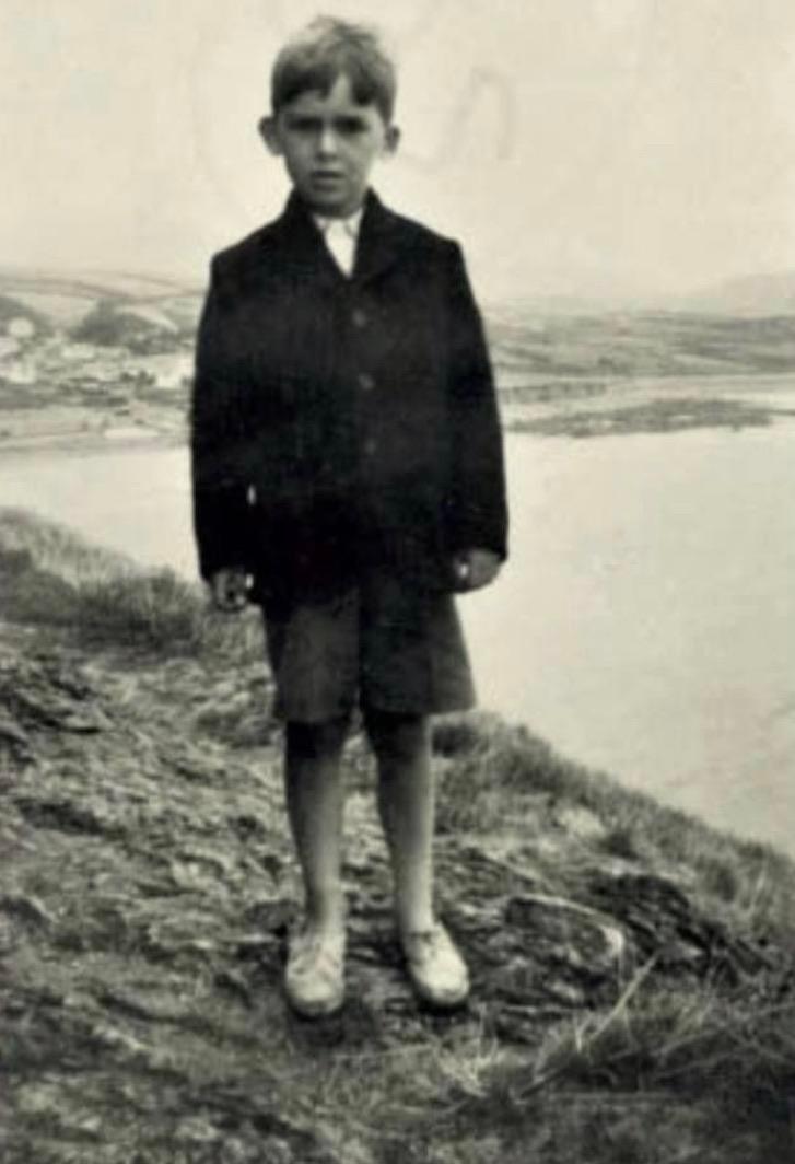 Young George | Scrolller