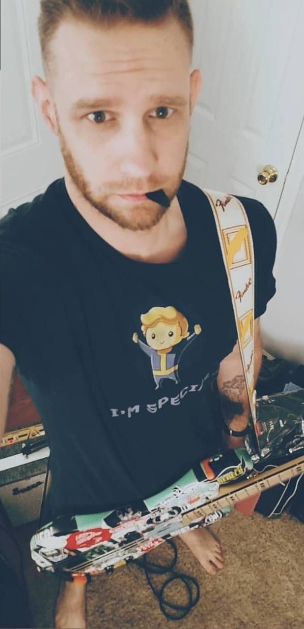 Your average queer musician | Scrolller