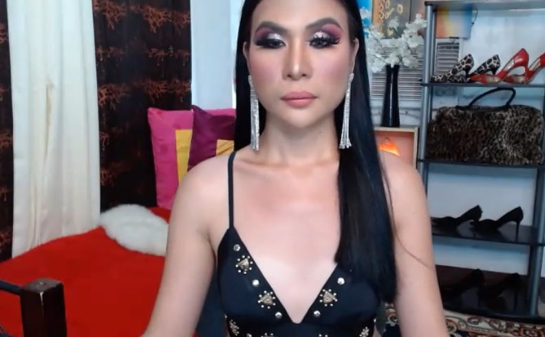 Your wish is her command | Scrolller