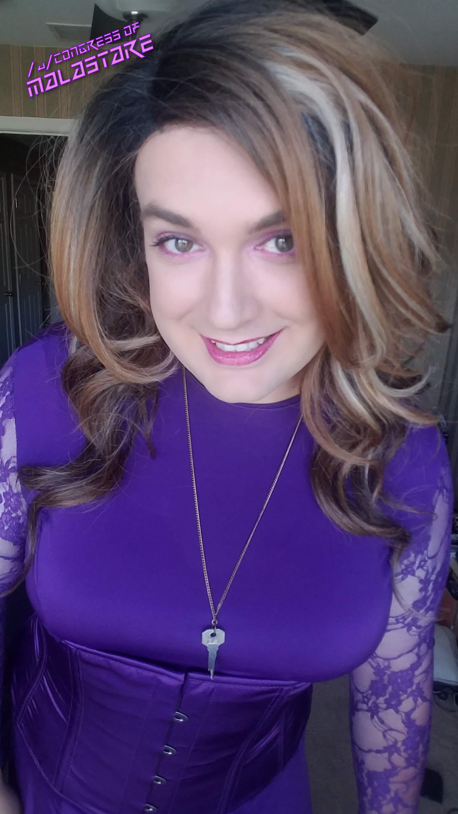 You're halfway through Locktober, Princesses! Proud of you, keep on going! | Scrolller