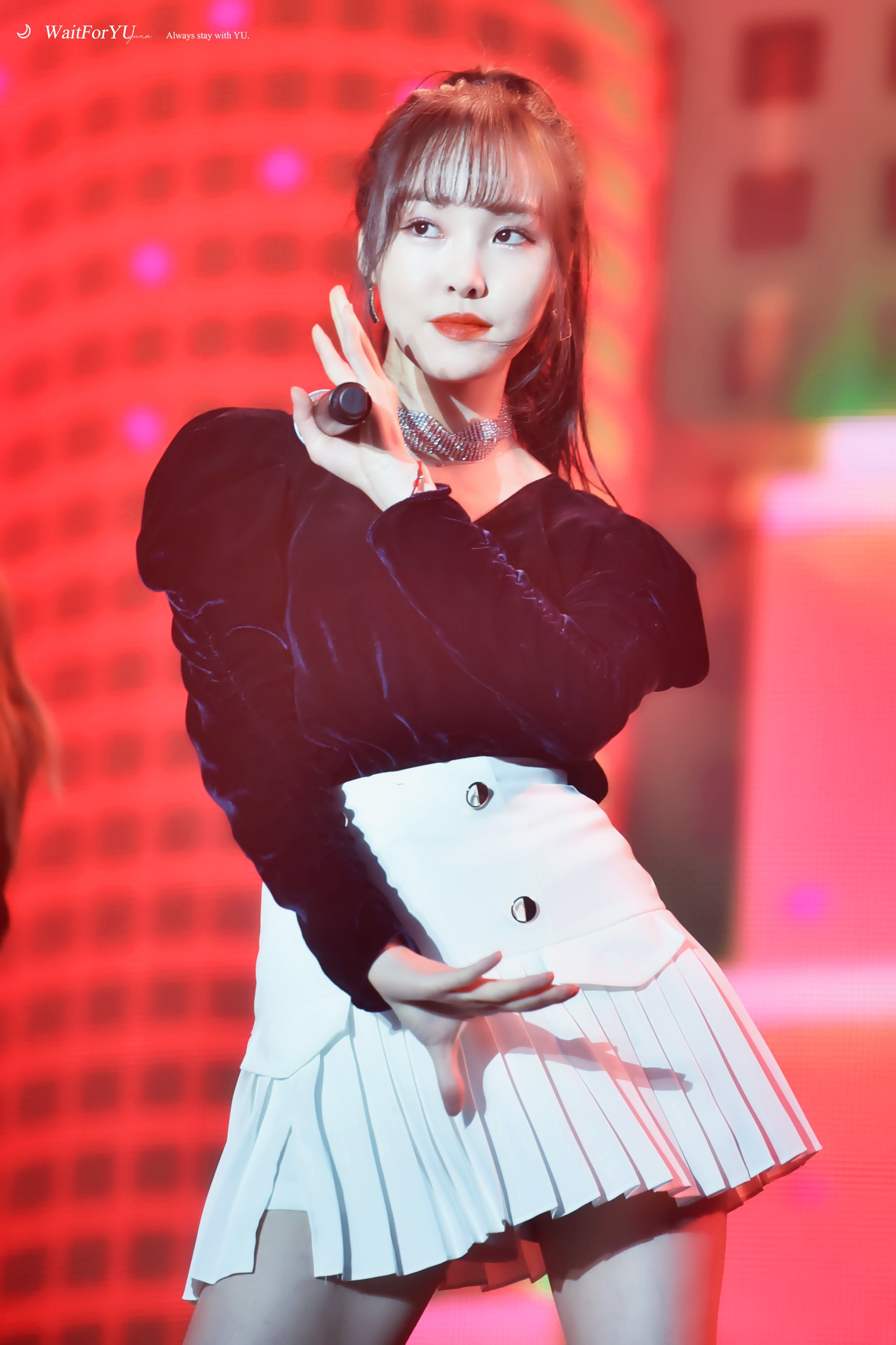 Yuju Pose | Scrolller