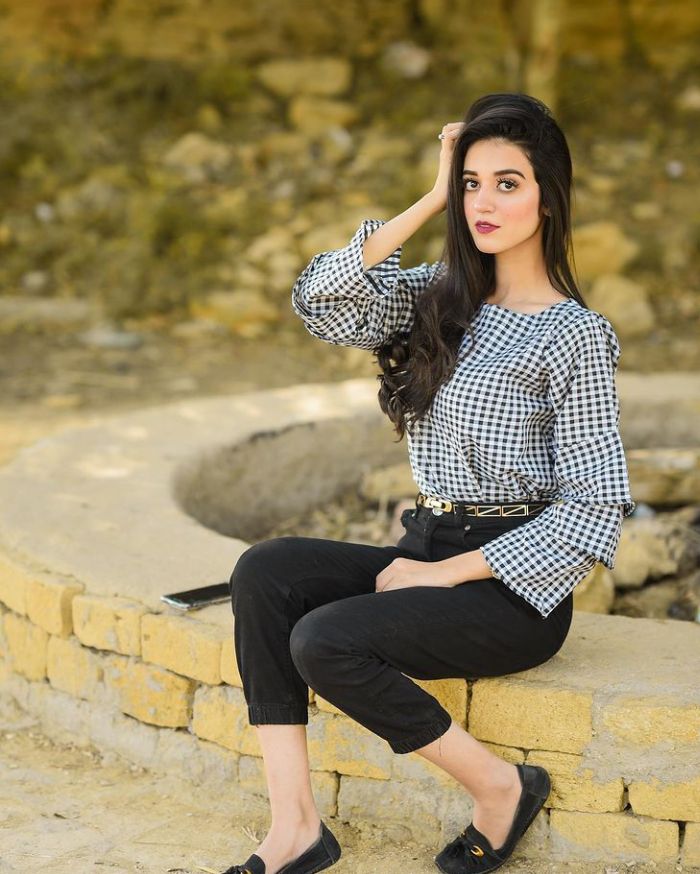 Zernab fatima, who else jerks off to her ? | Scrolller