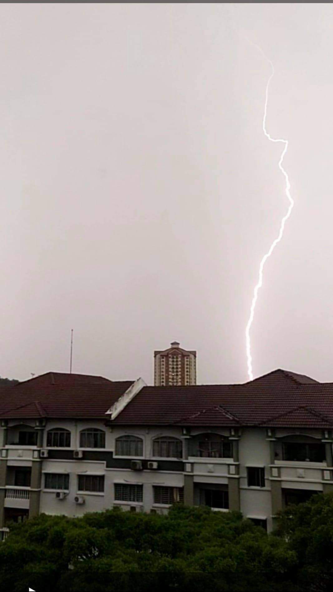 Zeus at it again | Scrolller