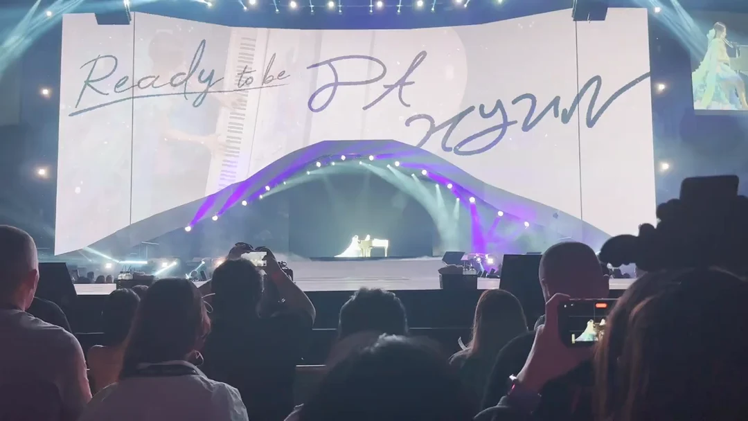 230503 - Sydney Concert Day 2. Dahyun’s Solo Piano Performance | Scrolller