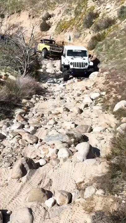 Two Jeeps, What a Douche! | Scrolller