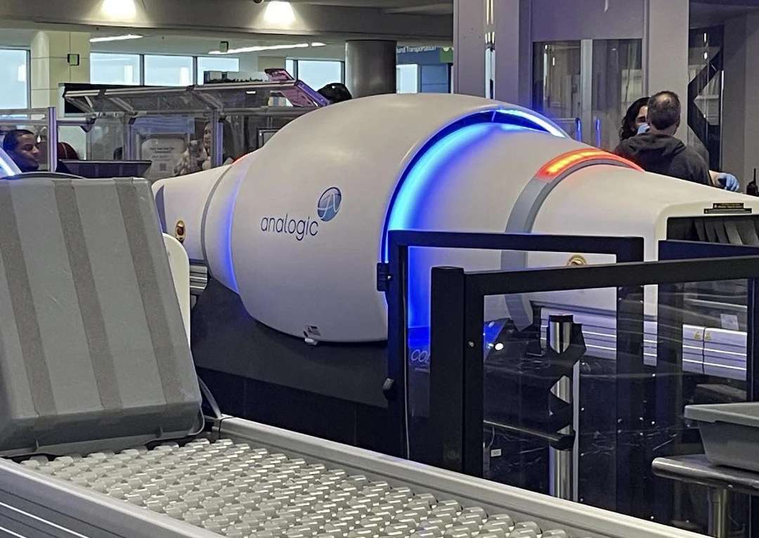 The new baggage screening machine at the airport | Scrolller