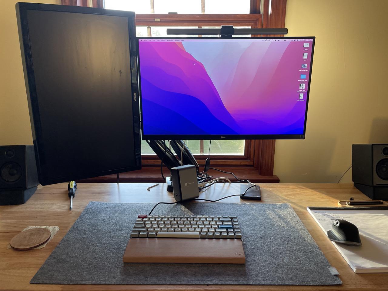 Best Dual Monitor Hub? | Scrolller