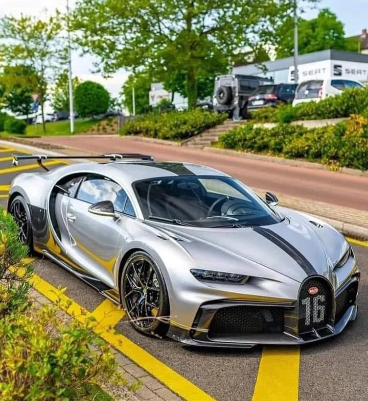 Bugatti 🔥 | Scrolller