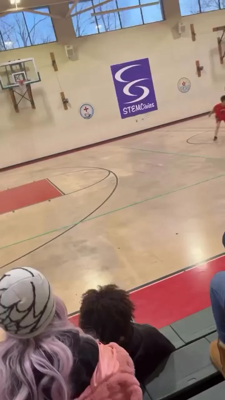 He was NOT going to dunk that😭 | Scrolller