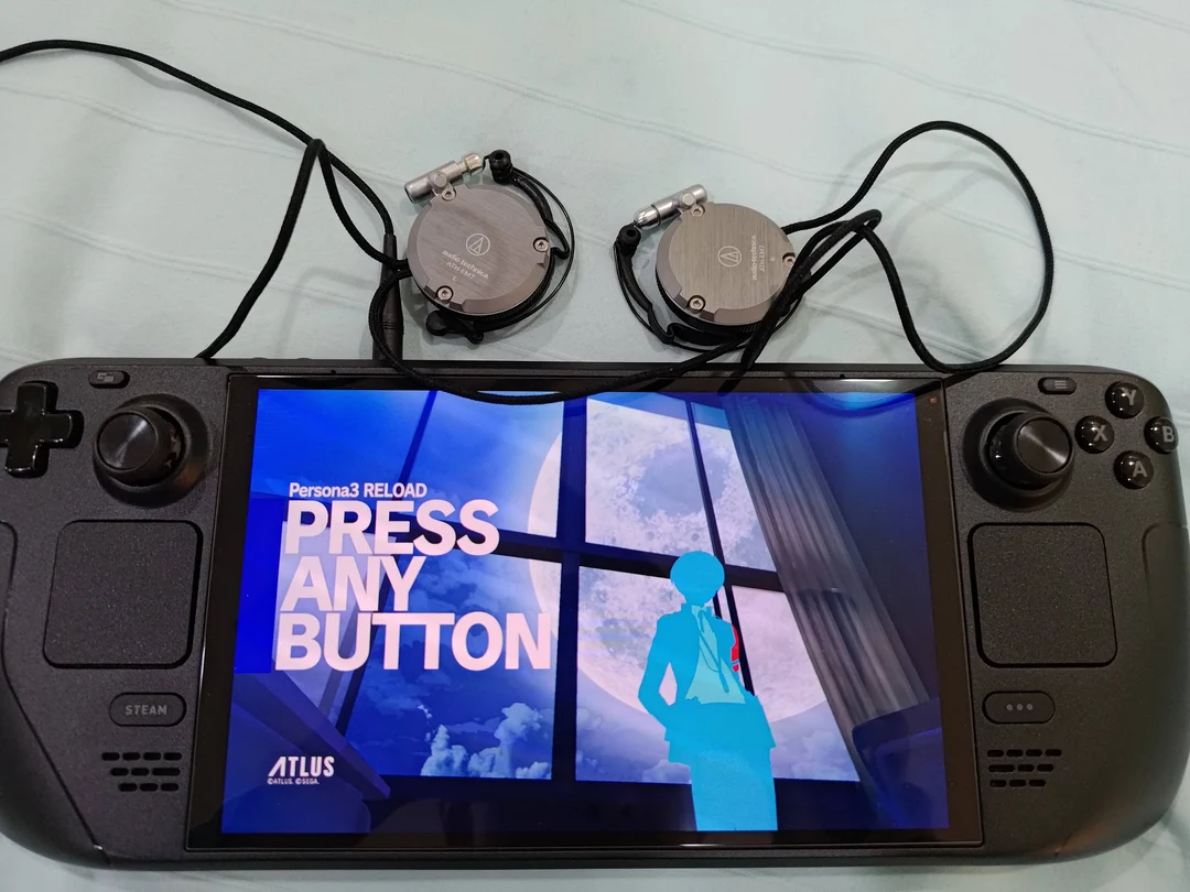 Busting out the ol' MC headphones for P3R. | Scrolller