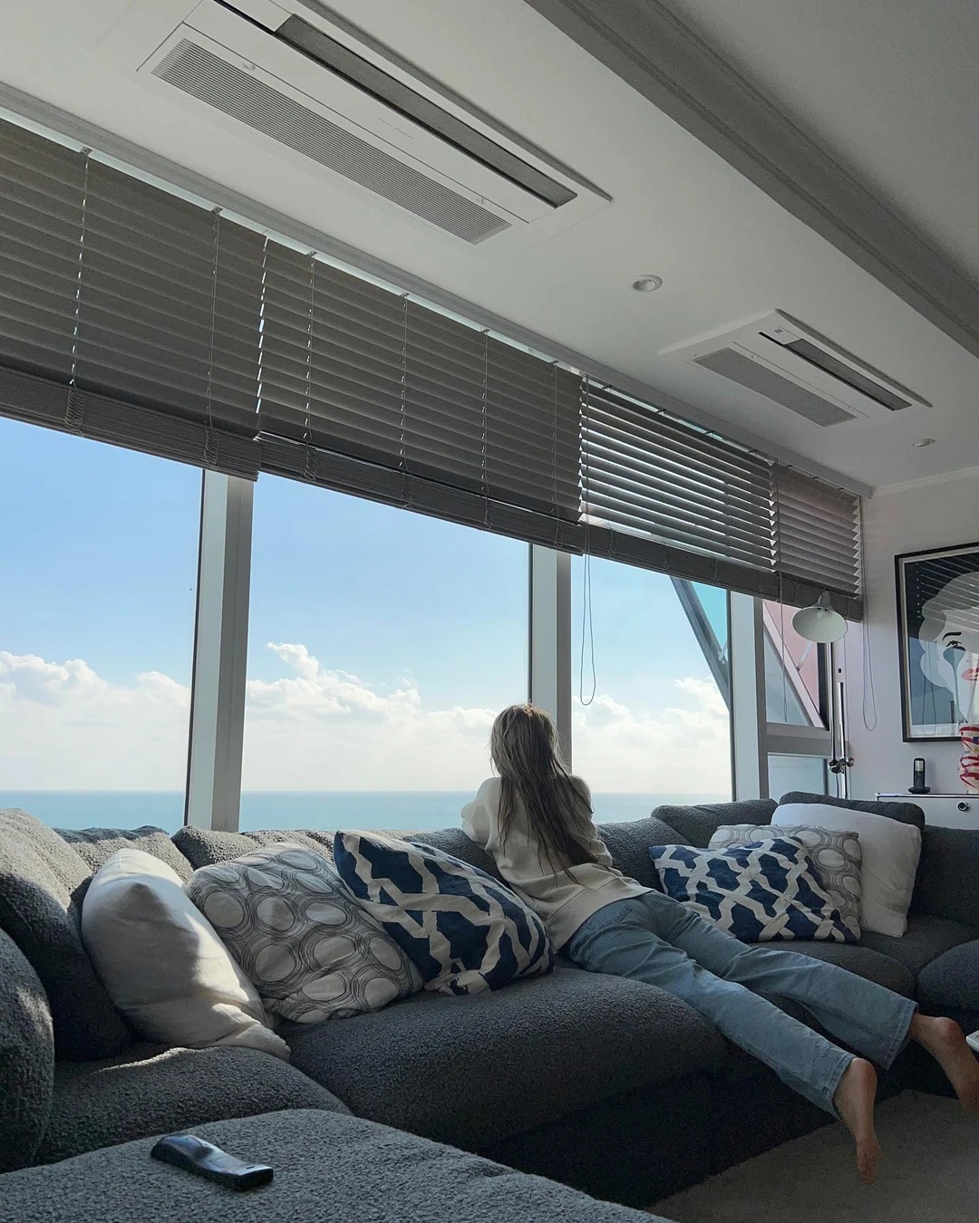 The Ark - Jane | Scrolller