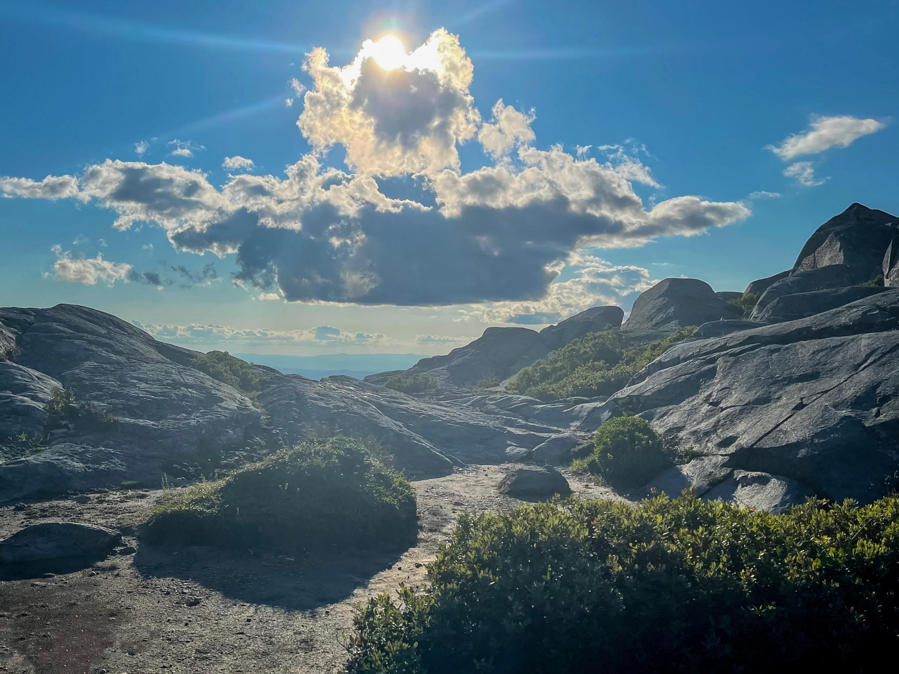 One of the many lookouts on Mt. Monadnock - Jaffret, New Hampshire, USA [OC] [2945x2209] | Scrolller