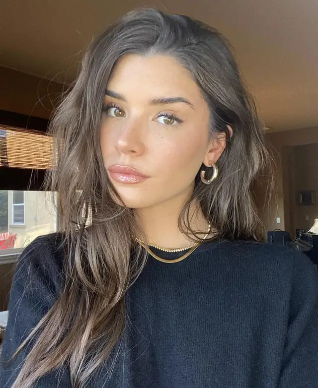 Gracie Phillips | Scrolller