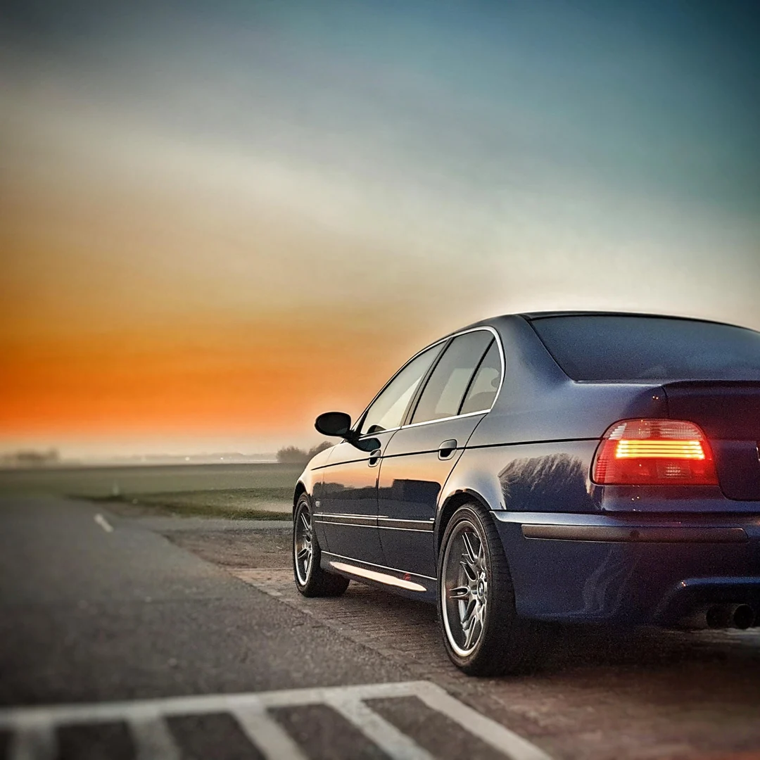 BMW M5 (E39) | Scrolller