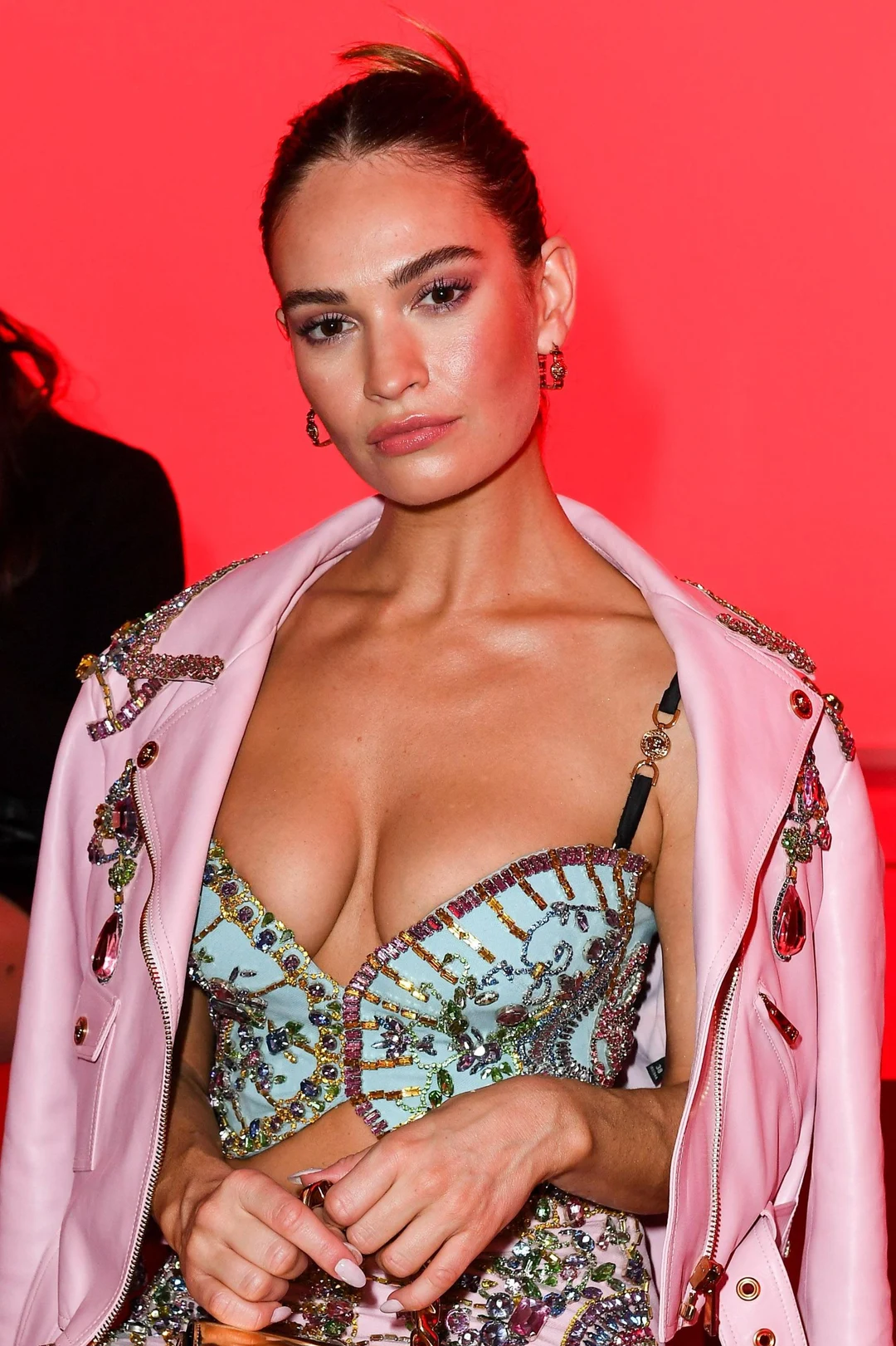 Lily James | Scrolller