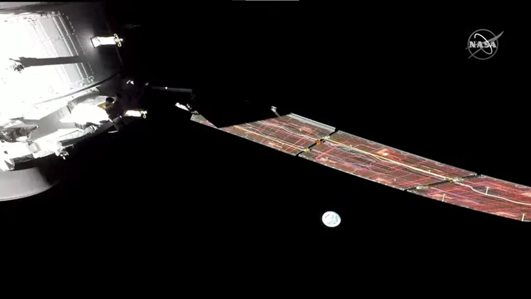 View of the Earth from the Orion Spacecraft (Artemis 1 mission) | Scrolller