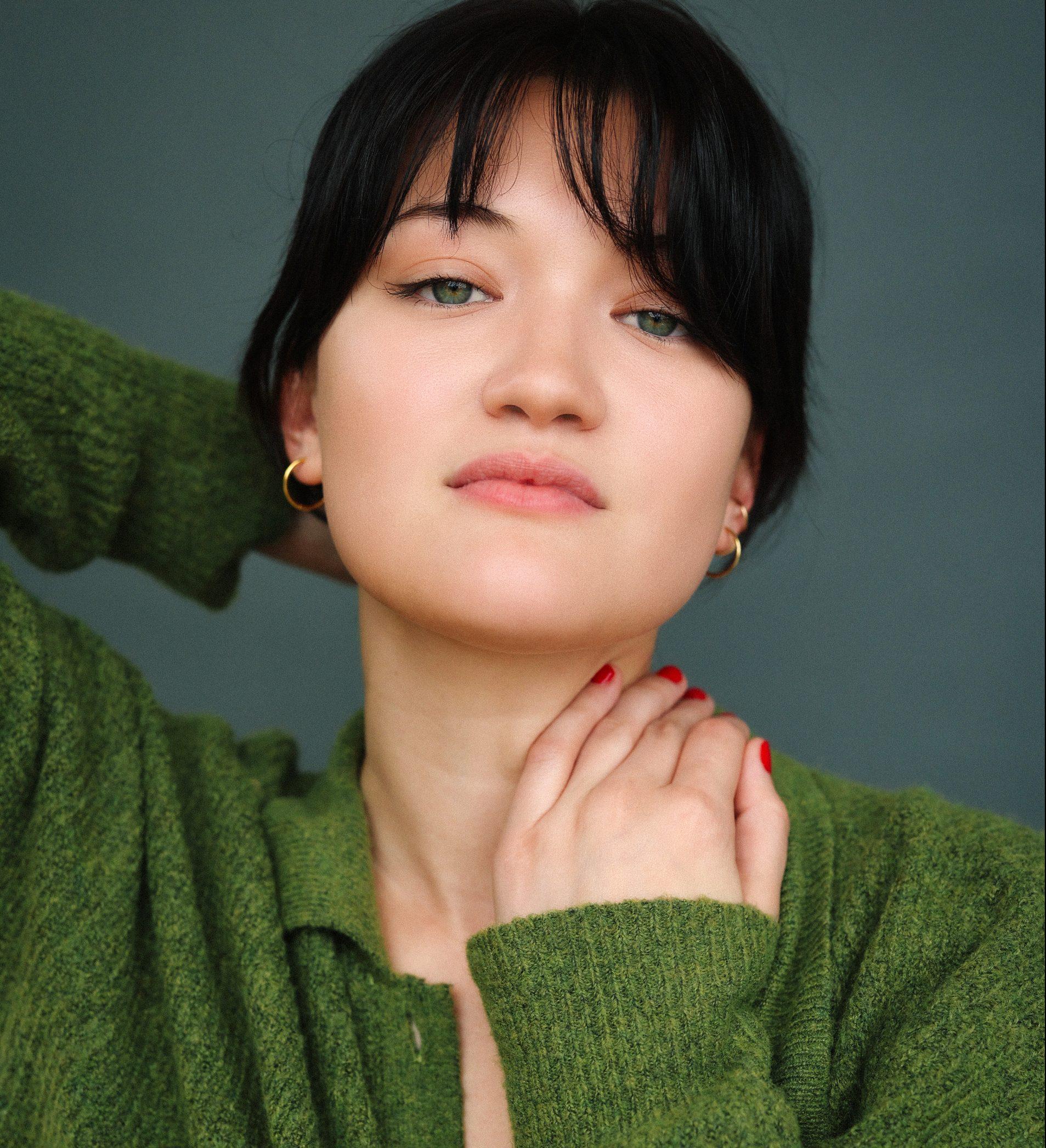 Isa Briones | Scrolller