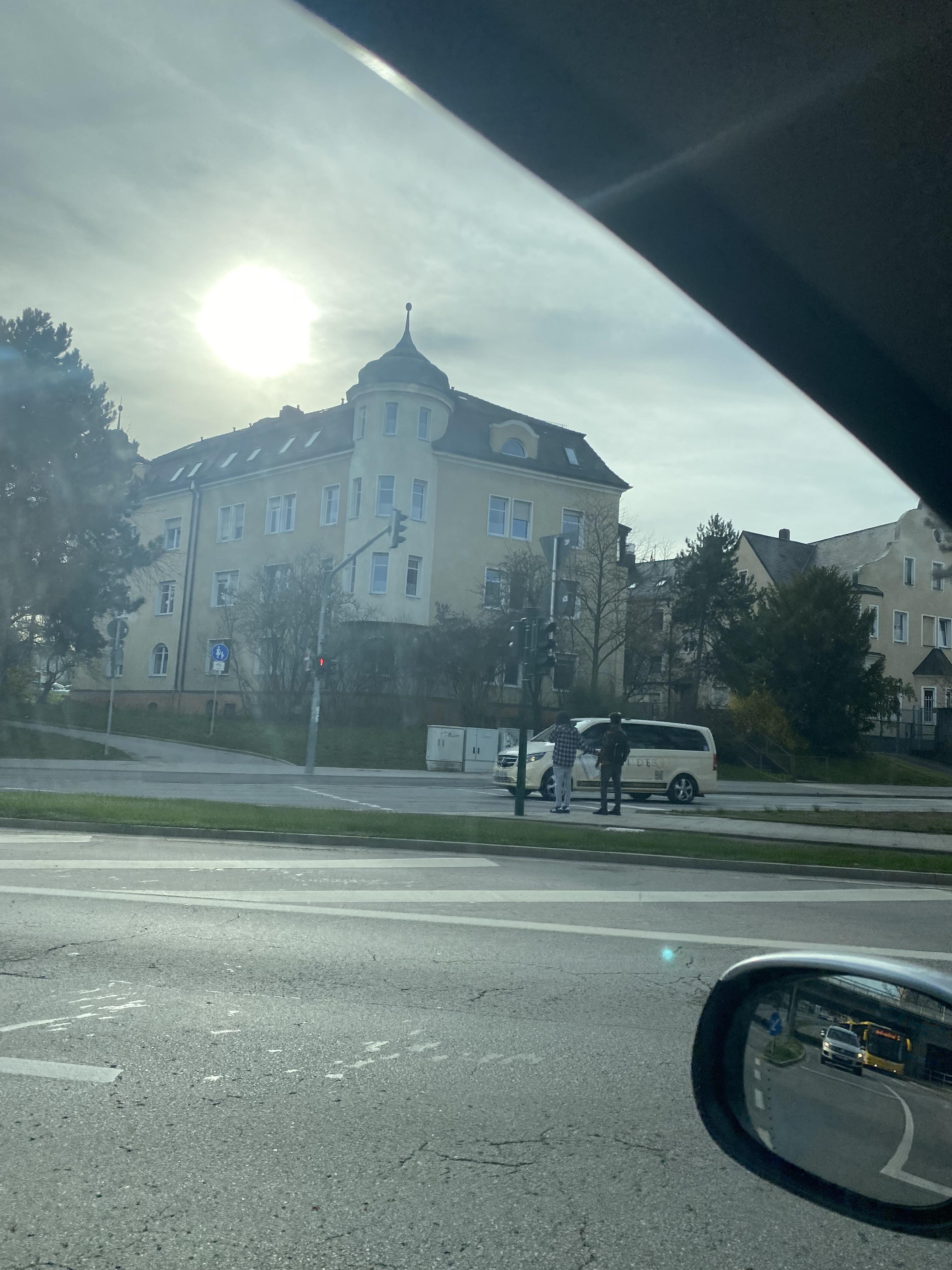 What is this architecture style? | Scrolller