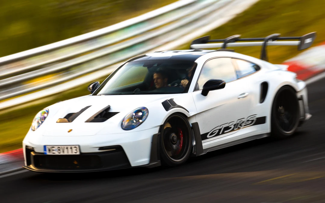 Porsche 992 GT3 RS getting used on the Nürburgring [OC] (3999x2500) | Scrolller