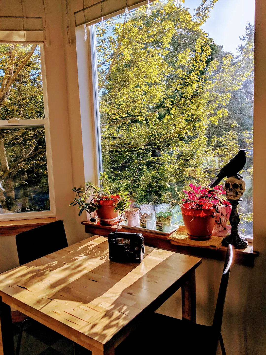 Dining nook, Bainbridge Island | Scrolller