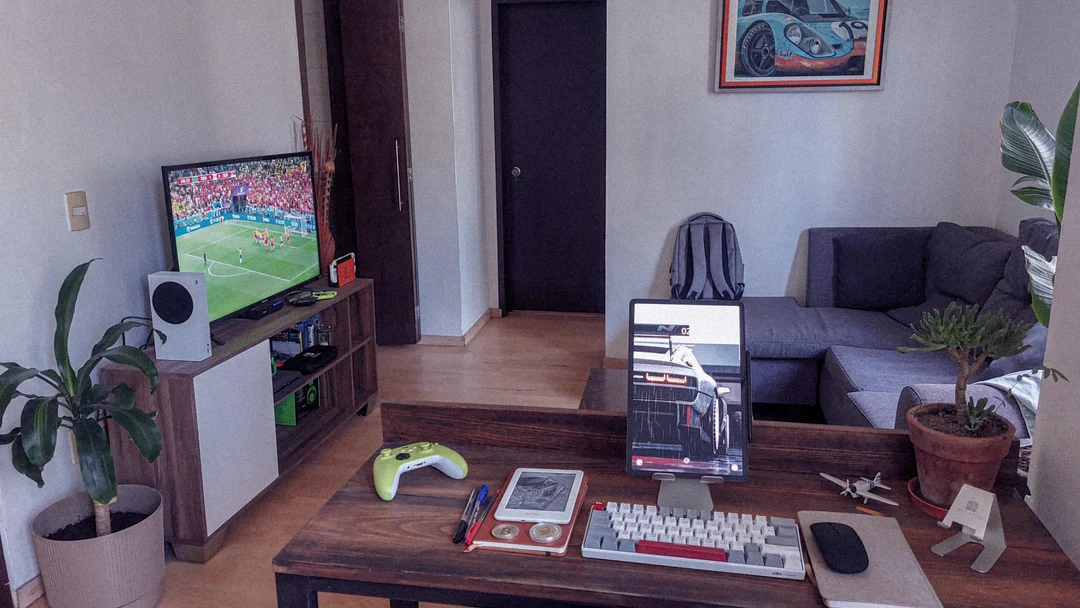 My current "work space" | Scrolller