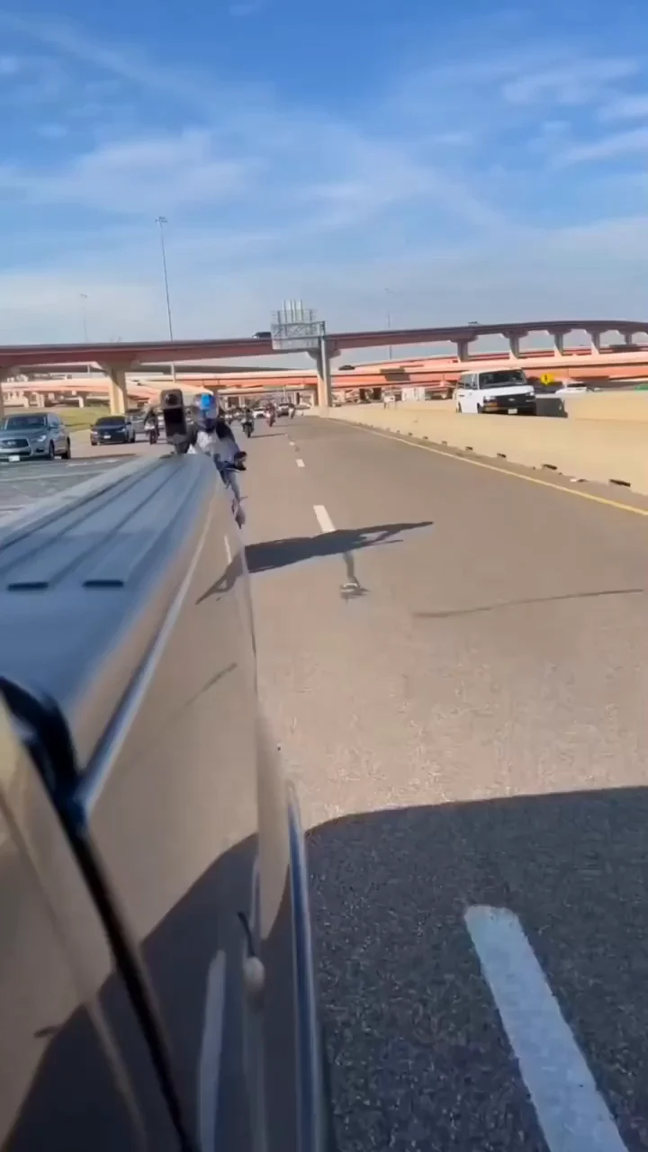 HMC while I try to overtake | Scrolller