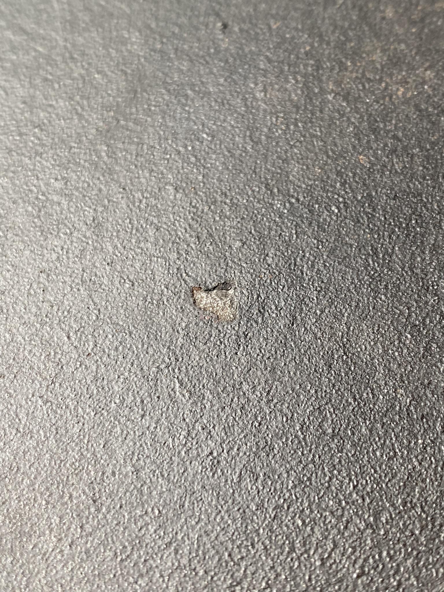 Chip in Cast Iron Pan? | Scrolller