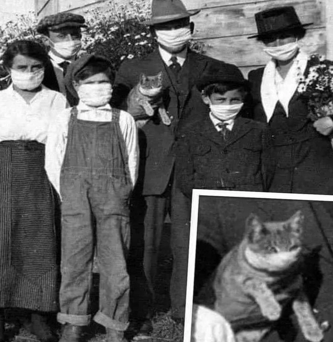 Spanish Flu, 1918. Family Portrait. | Scrolller