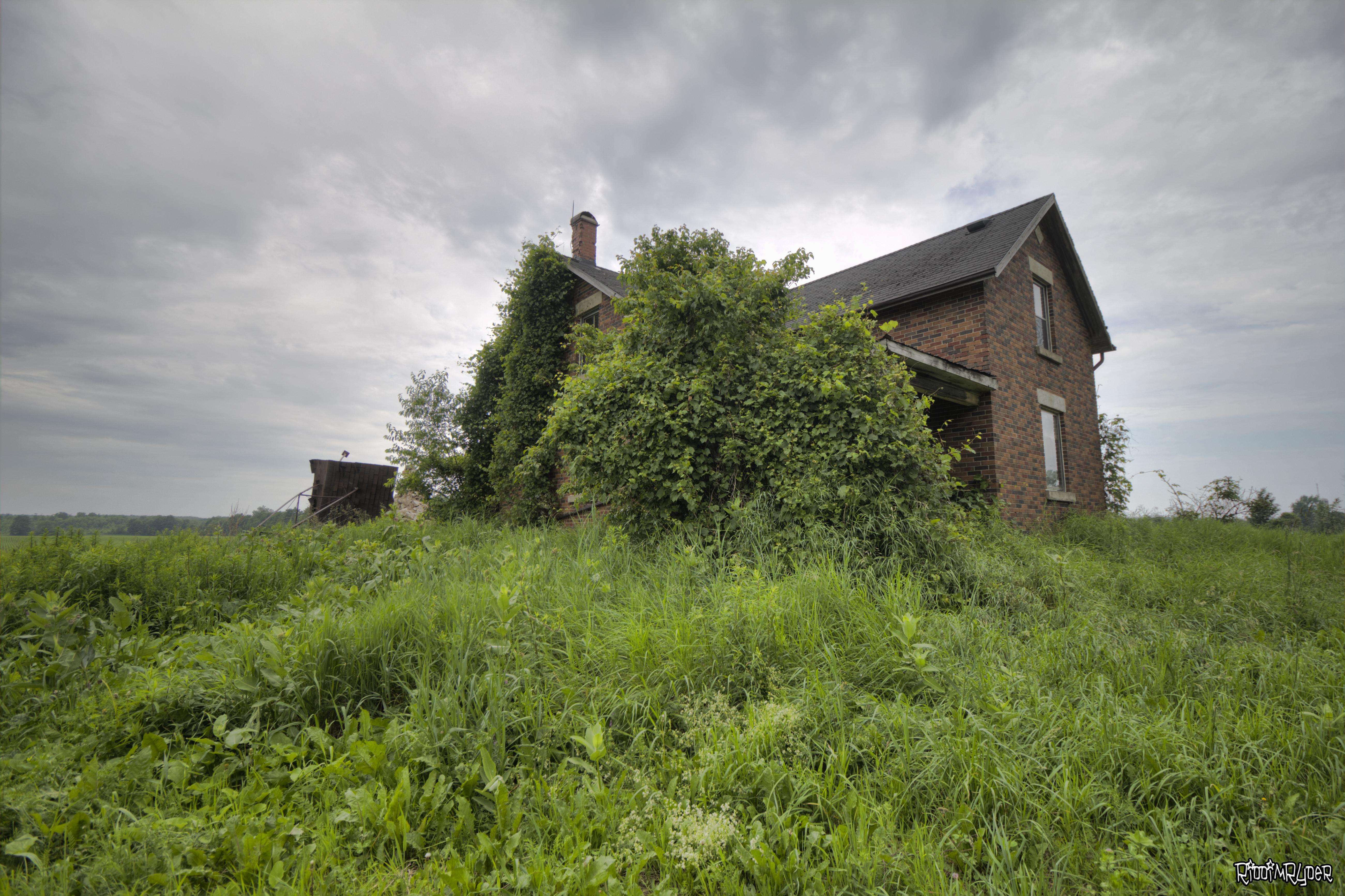 Classic Ontario Abandoned Farmhouse Untouched by Vandals but Mother Nature has been a Bit Touchy ...