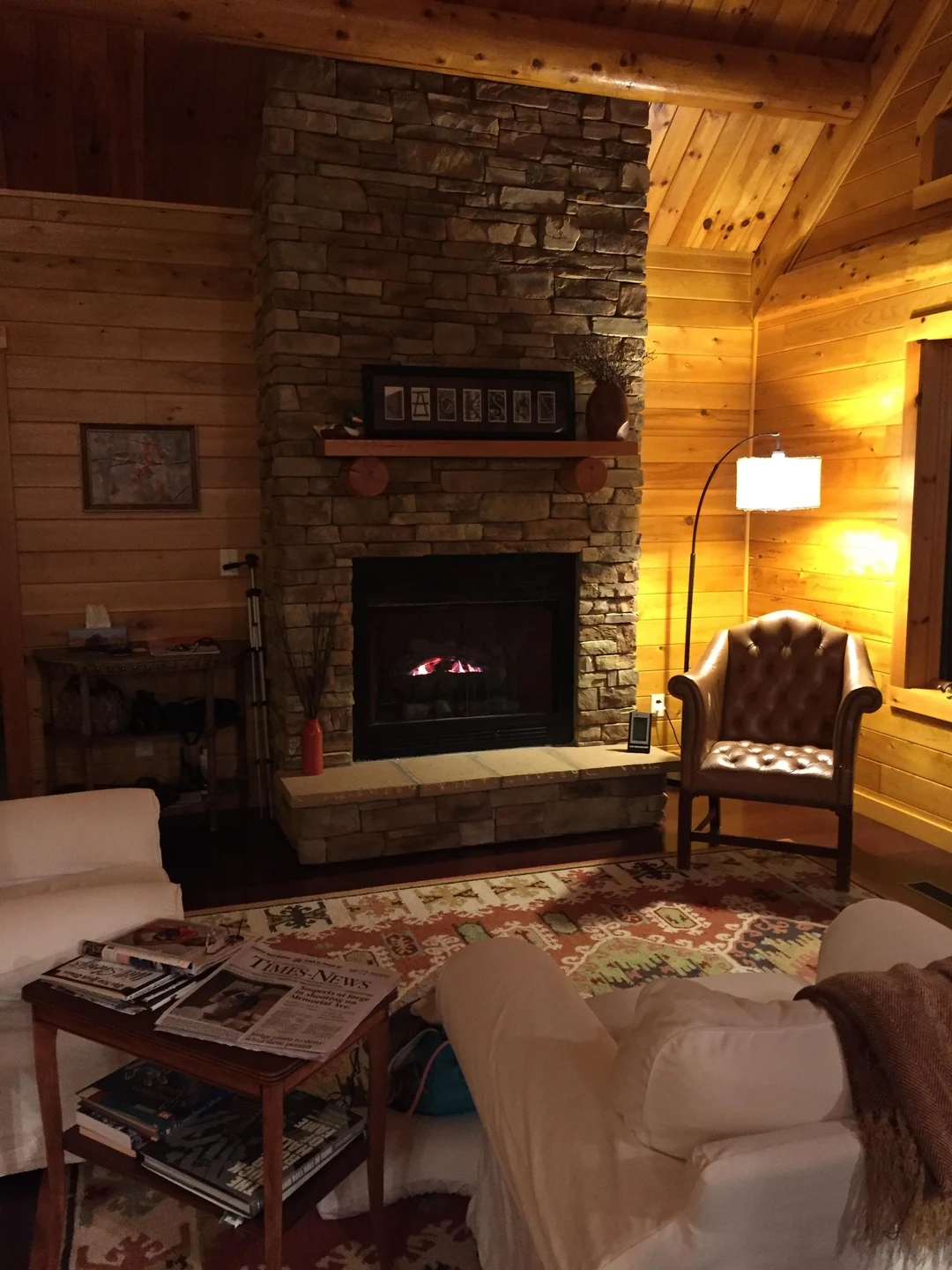 Reading corner at my cabin | Scrolller