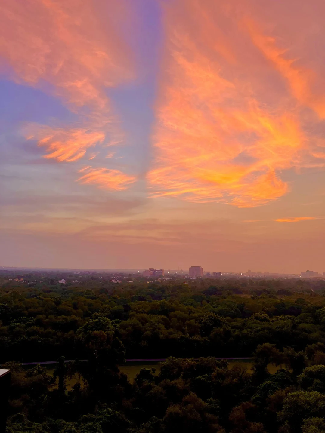Sunset over Delhi ridge - strange cloud pattern! [OC] | Scrolller