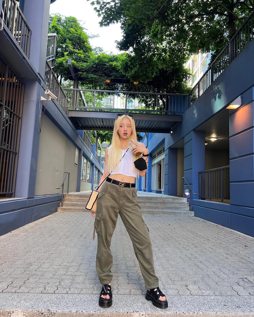 (G)I-DLE - Yuqi | Scrolller