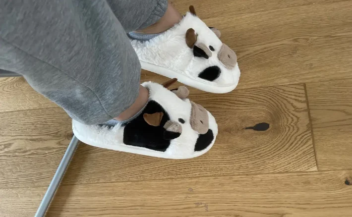 just received my cow slippers ^^ | Scrolller
